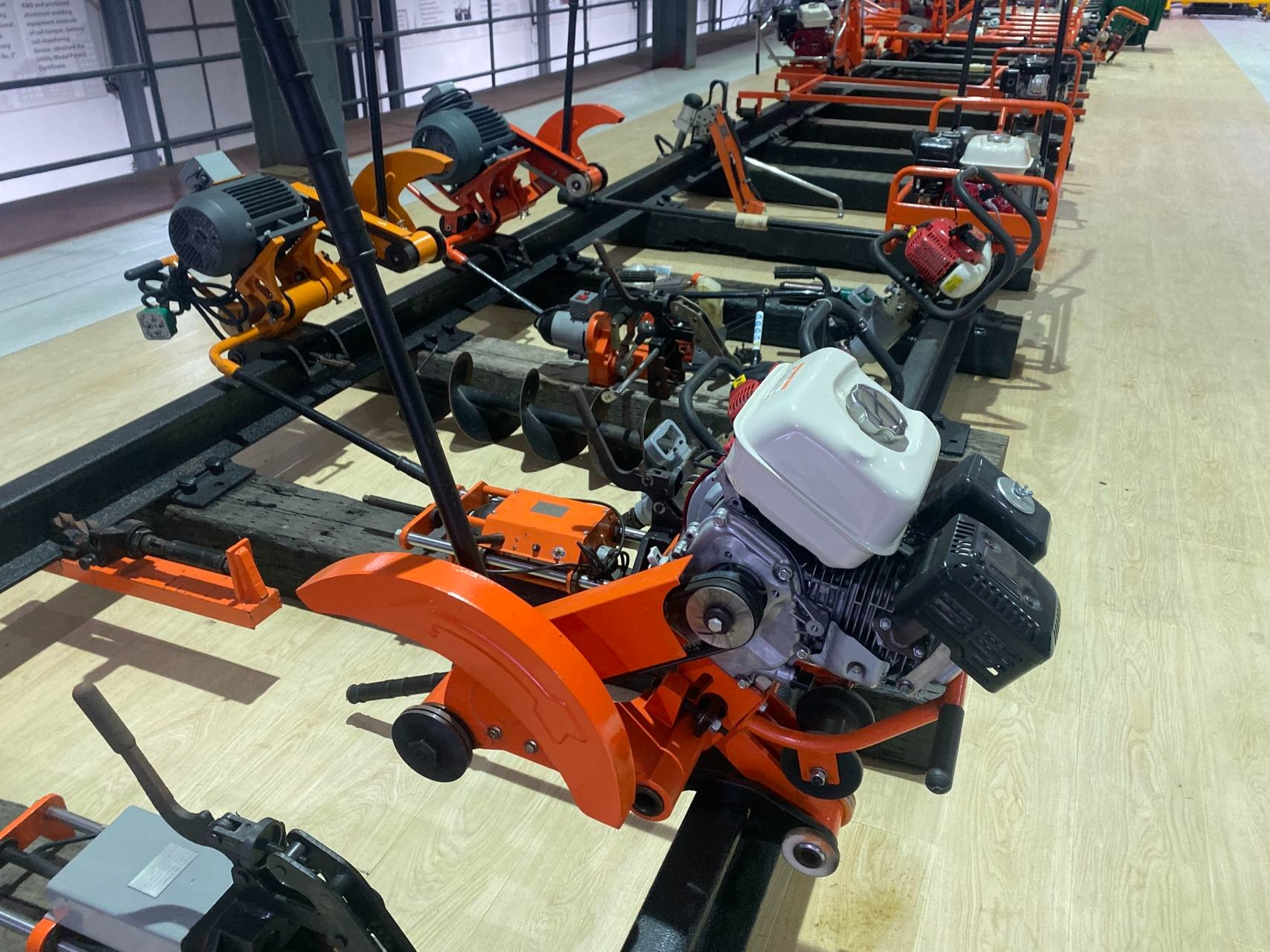 -Wuhan Linkage Track Equipment Co,Ltd