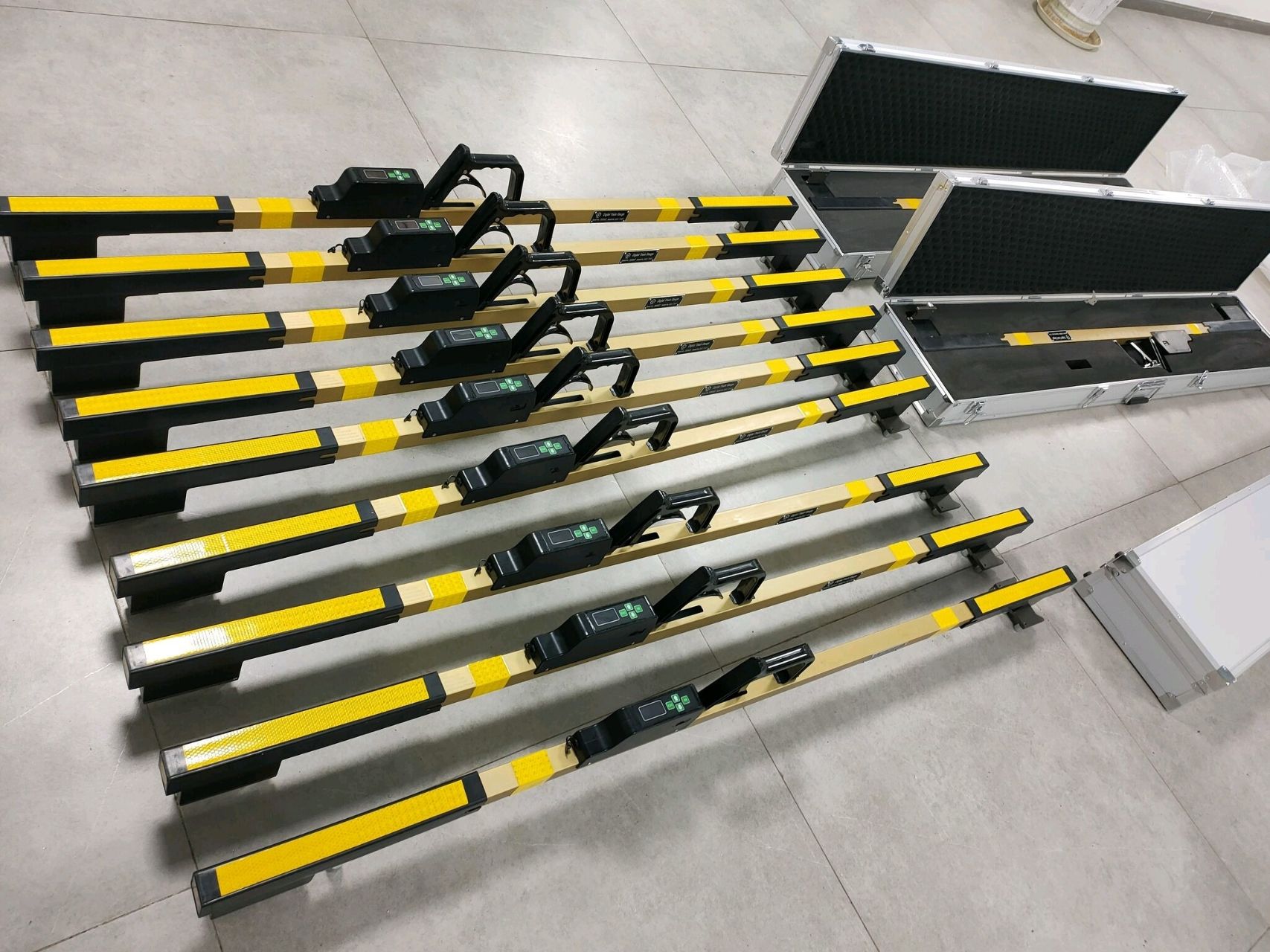 Digital switch track gauge and cant measuring device-Wuhan Linkage ...