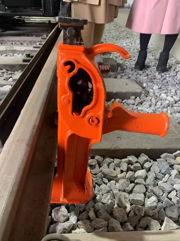 Railroad Mechanical Gear Rail Track Jack-Wuhan Linkage Track Equipment ...