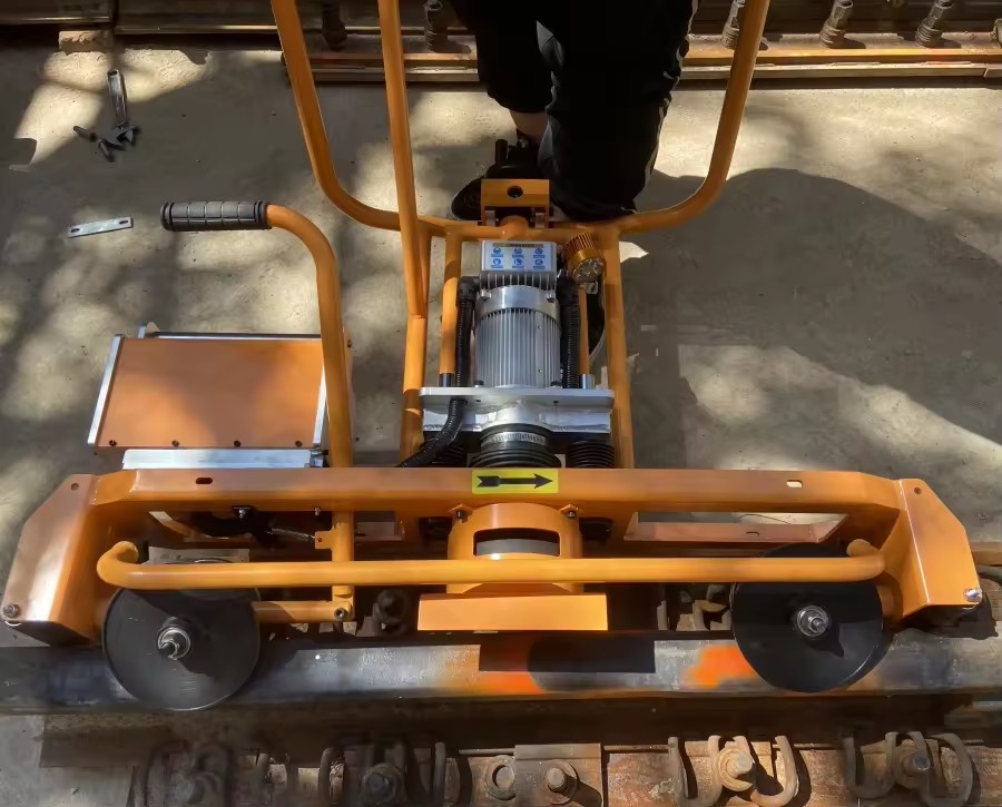 Battery-powered rail profile grinder machine-Wuhan Linkage Track Equipment Co,Ltd